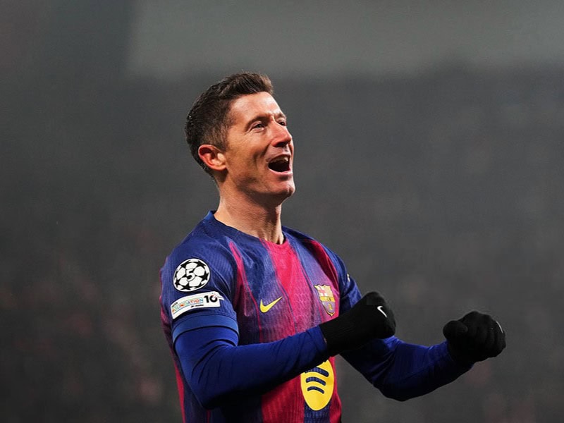 Barcelona identify two striker targets for Lewandowski succession ...